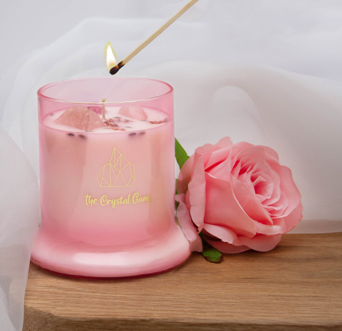 Rose Bubbly scented candle with Rose Quartz, Lavender & Rose Petals ...